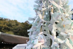 What Is Omikuji? Discover Japan’s Fortune-Telling Paper at Shrines - ⛩️Jin-journey⛩️